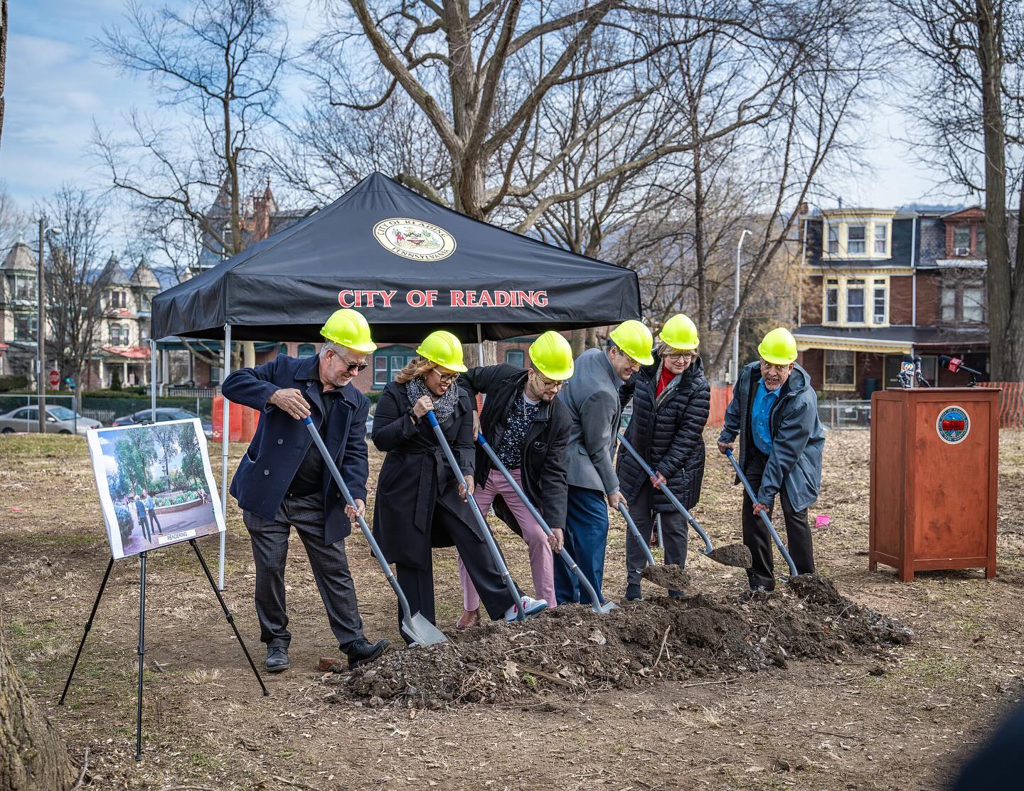 Reading Mayor unveils plans for the reconstruction of Centre Park ...
